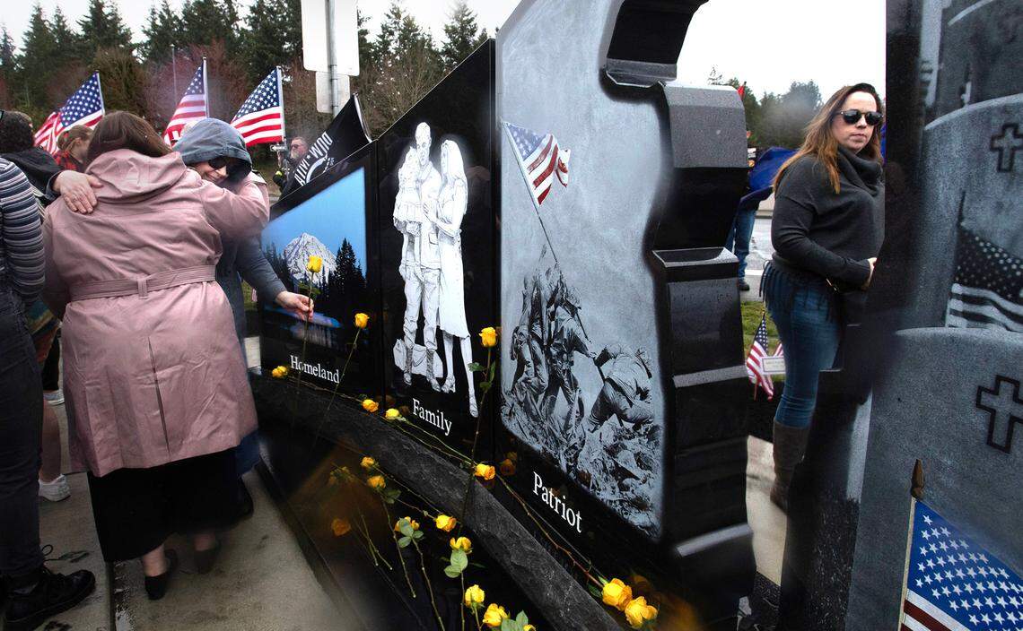 Local leaders, Gold Star families unveil Lacey Memorial | The Olympian